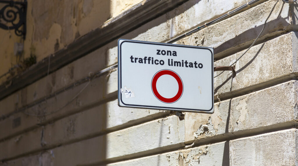 ZTL a Milano con Area B e C: cosa sono, chi può accedere e prezzi